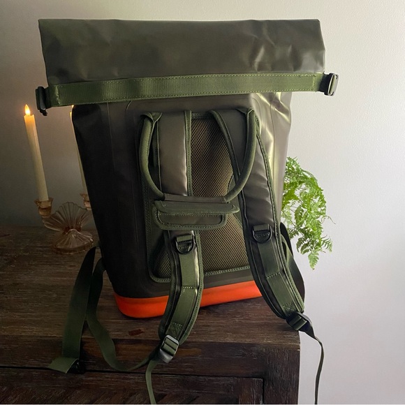 Hunter | Bags | Hunter For Target Green Backpack Cooler Waterproof ...